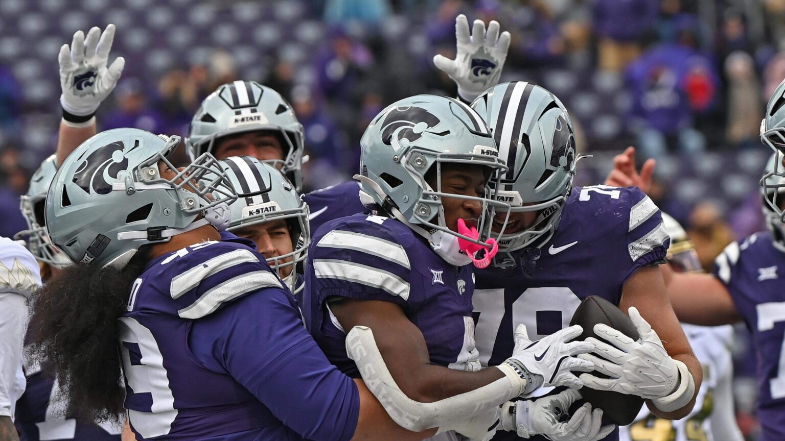 Exclusive: Wildcats Offer Top-Tier Nebraska Transfer QB a Chance to ...